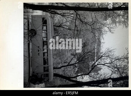 Friends Ambulance Unit (FAU) Vintage Leyland Bus Stock Photo - Alamy