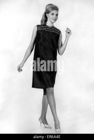 Reveille Fashions: Maureen Walker. October 1968 P008398 Stock Photo - Alamy