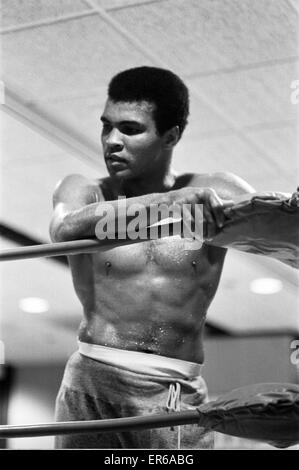 Muhammad Ali takes a break from training ahead of this third fight with ...