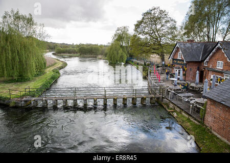 The Mayfly Riverside Pub, Fullerton, Stockbridge, Hampshire, UK Stock ...
