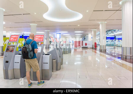 Emirates self check in machine at Dubai International Airport, Dubai ...