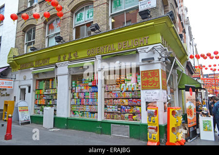 Chinese Supermarket Window Display, Gerrard Street, Chinatown Stock ...