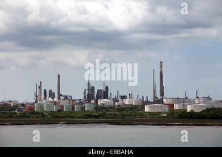 Fawley oil refinery, the largest oil refinery in the UK, on Southampton ...