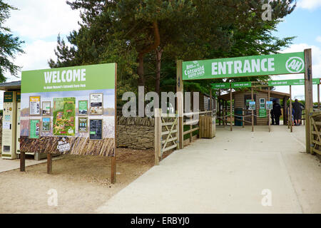 Entrance To Adam Henson Cotswold Farm Park Bemborough Farm Kineton UK ...
