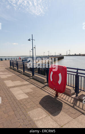 River Thames longest pier at Erith once home to a railway now ...