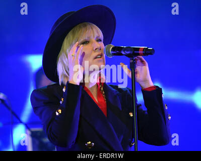 Irish musician Roisin Murphy stands on stage at the 'Berlin Festival ...