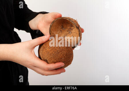 Coconut shells - percussion instrument Stock Photo - Alamy