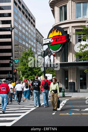 Downtown Washington DC, ESPN Zone a popular restaurant and sports bar ...