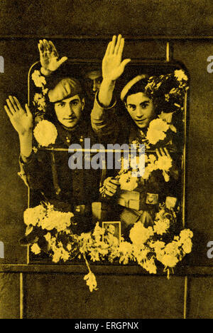 WW2 - Blue Division / División Azul. A group of soldiers enjoy a song ...