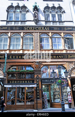 Váci utca, the most famous street of Budapest Stock Photo - Alamy