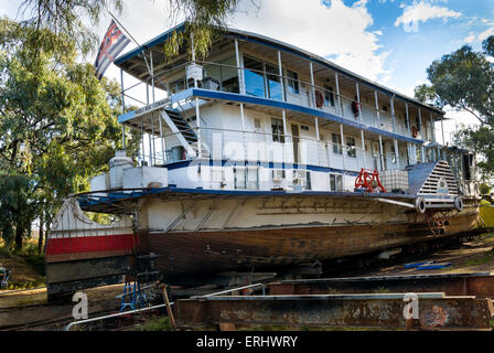 Side wheel paddle steamer "Coonawarra" on the Murray River at South ...