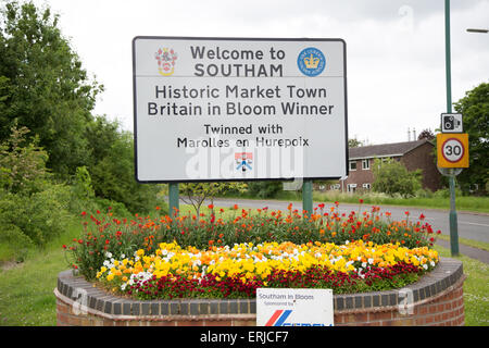 Welcome to Southam sign at the entrance to the town Stock Photo - Alamy