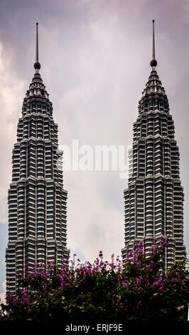 Architecture, high rise twin towers construction, Montreal, Province of ...