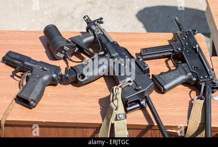 Russian weapons. Submachine gun "PP-2000" - personal defense weapon ...