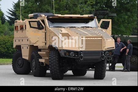 TITUS Nexter Tactical Infantry Transport & Utility System 6x6 Armoured ...