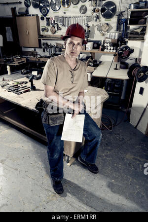 Hand of caucasian man holding paper with happy thanksgiving message ...