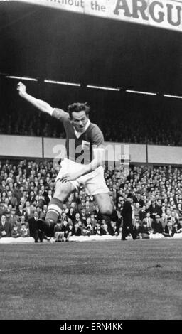 Birmingham City footballer Gordon Astall, 1957 Stock Photo - Alamy
