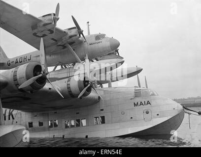 Short-Mayo Composite flying boats Mercury and Maia were built in an ...