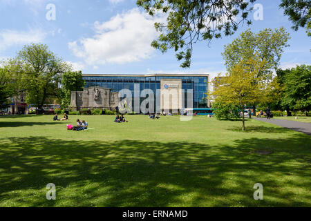 Newcastle University Kings Gate building, Newcastle-upon-Tyne, England ...