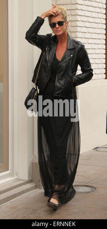 Rachel Hunter goes shopping at The Grove in Hollywood dressed all in ...