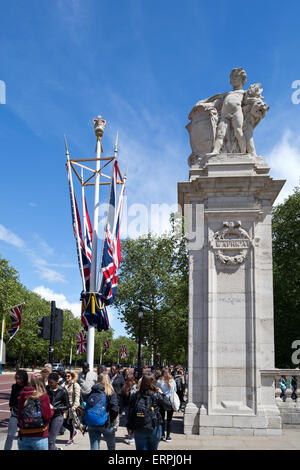 Commonwealth Gate, London Stock Photo - Alamy
