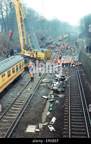 Clapham train crash On 12 December 1988 the 07:18 from Basingstoke to ...