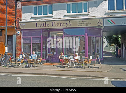 Pangbourne Berkshire Little Henry's Restaurant Stock Photo - Alamy