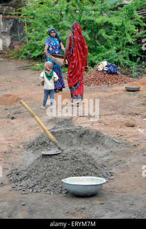 Rural working women and child Madhya Pradesh India Asia Stock Photo - Alamy