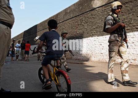 Indo Tibetan border force ITBF commandos at arthur road jail in Bombay ...