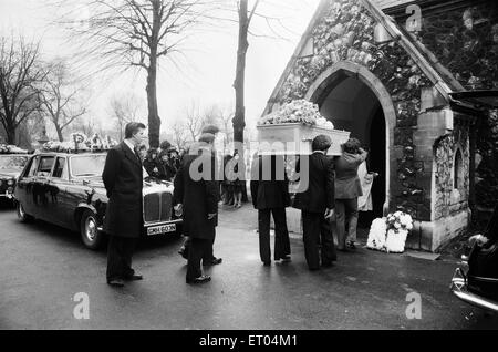Funeral of Mickey Calvey, who was shot dead by Police after a 10,000 ...