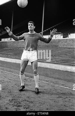 Leicester City team training at Filbert Street. Left to right: Colin ...