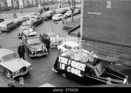 Funeral of Mickey Calvey, who was shot dead by Police after a 10,000 ...