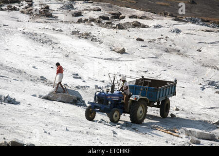tractor trailer, rock mountain, Jharkhand, India, Indian tractors Stock ...