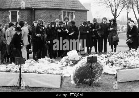 Funeral of Mickey Calvey, who was shot dead by Police after a 10,000 ...