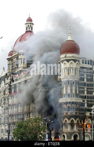 Taj Mahal Hotel smoke, 2008 Mumbai attack, terrorist attack, terror ...