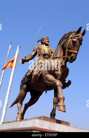 Bronze statue of Shivaji Maharaj, the Maratha emperor, Kapoorhol, Pune ...