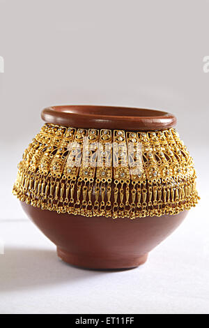 Gold Necklace ; Gulband an ornament for neck around clay pot ; India ...