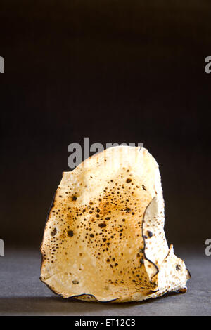roasted papad, papadum, poppadom, Indian snack, cracker, tomato ketchup ...