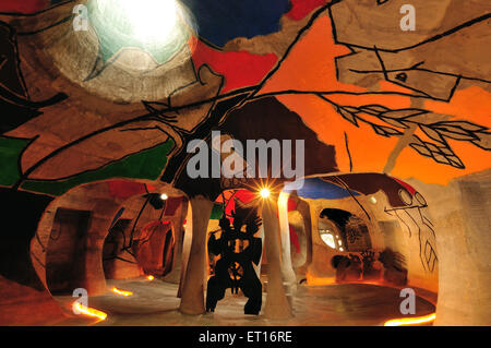 Hussain Doshi Gufa underground art gallery designed by architect B V ...