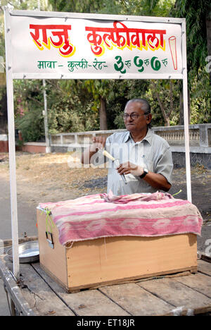 Traditional Indian Kulfi ice cart Stock Photo - Alamy