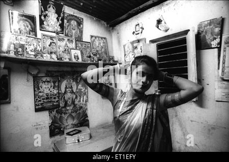 Lavani artist ; traditional dance form ; Modnib ; Maharashtra ; India ...