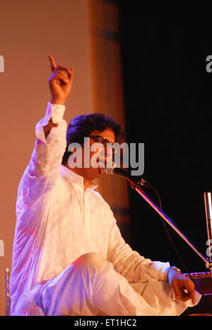 Talat Aziz Indian ghazal singer India Asia Stock Photo - Alamy