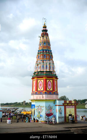 Pundalik temple on bank of river chandrabhaga at ; Pandharpur Stock ...