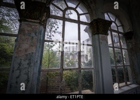 unerenovated covered passage between two buildings in Tskaltubo Spa ...
