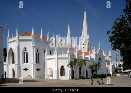 Church in a city, San Thome Basilica, Santhome, Mylapore, Chennai ...