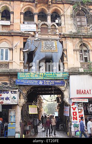Old building Bhangwadi mass urban housing ; Kalbadevi Road ; Marine ...
