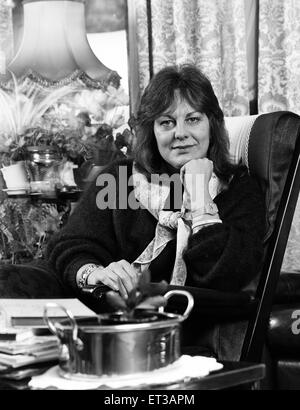 Author Sue Townsend at home. 7th November 1984 Stock Photo - Alamy