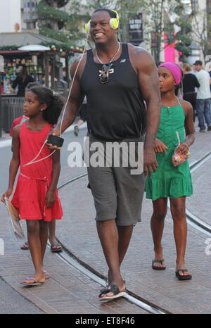 LaVar Arrington shops at The Grove with his family Featuring: LaVar ...