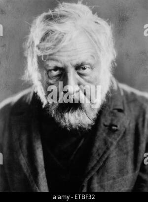 actor Emil Jannings at the set of the film Ohm Krüger (Uncle Krüger ...