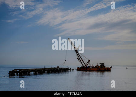 Demolition continues on Shorncliffe Jetty Stock Photo - Alamy
